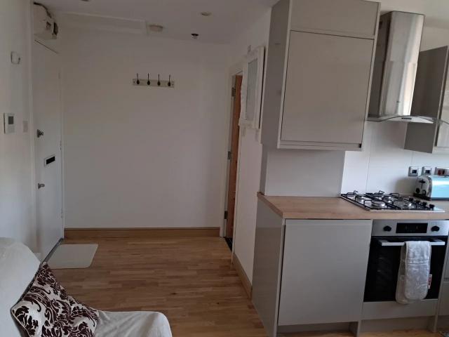 Apartment at Glenville Grove, Greater London