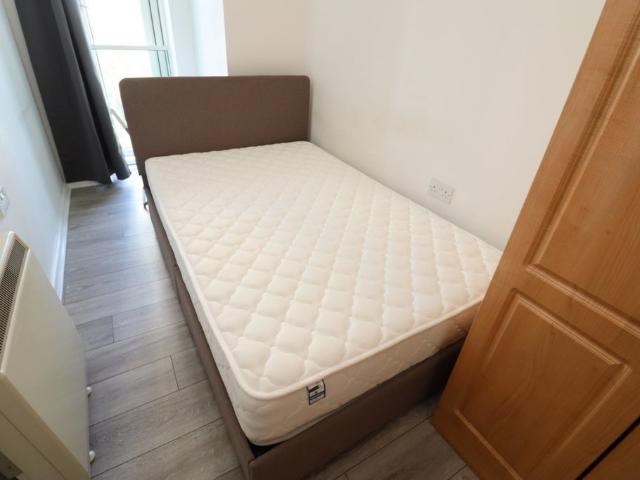Apartment at Globe Road, Greater London