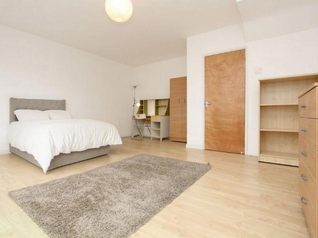Apartment at Globe Road, Greater London