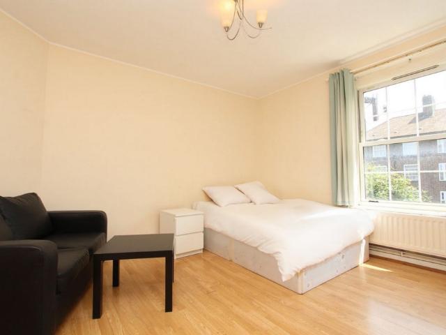 Apartment at Globe Road, Greater London
