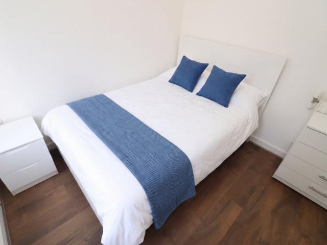 Apartment at Globe Road, Greater London