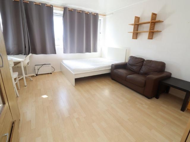 Apartment at Globe Road, Greater London