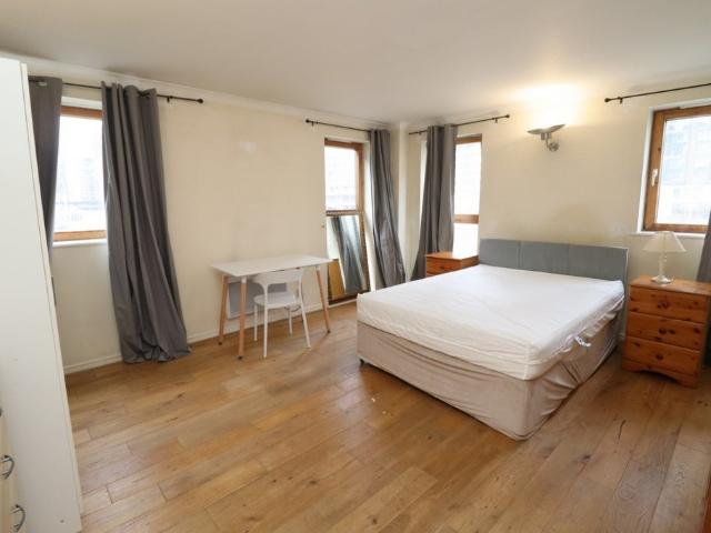 Apartment at Globe Road, Greater London