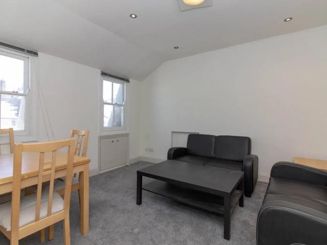 Apartment at Gloucester Terrace, City of Westminster