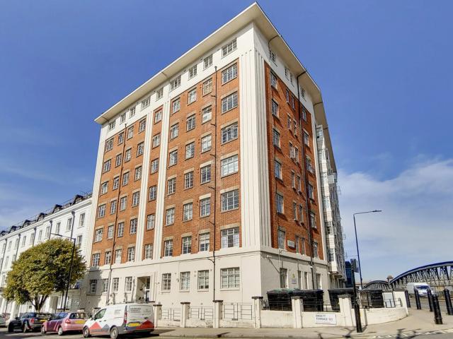 Apartment at Gloucester Terrace, City of Westminster