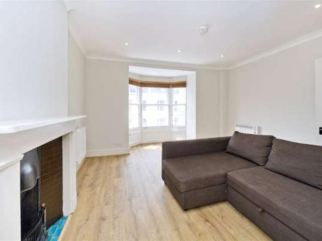 Apartment at Gloucester Terrace, City of Westminster