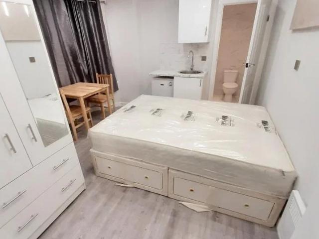Apartment at Gloucester Terrace, City of Westminster