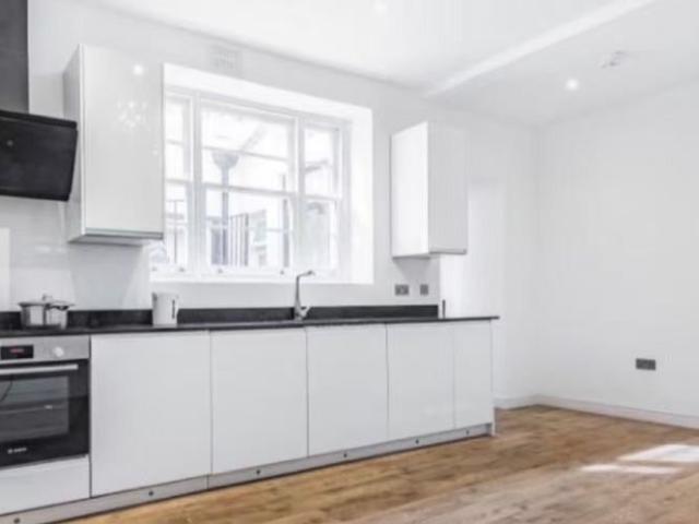 Apartment at Gloucester Terrace, City of Westminster