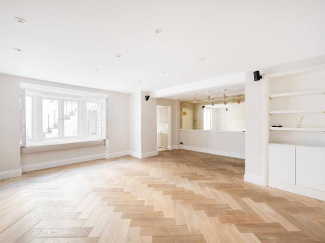 Apartment at Gloucester Terrace, City of Westminster