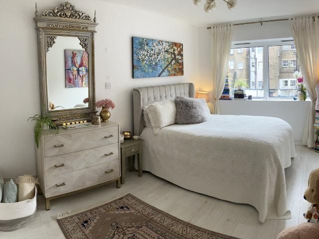 Apartment at Gloucester Terrace, City of Westminster