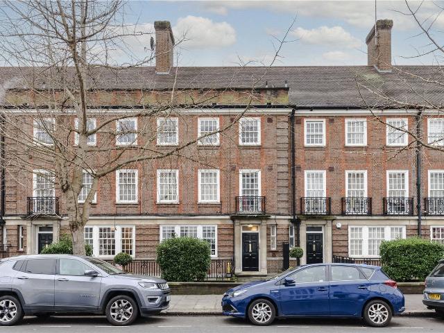 Apartment at Gloucester Terrace, City of Westminster