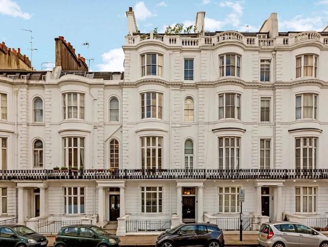 Apartment at Gloucester Terrace, City of Westminster