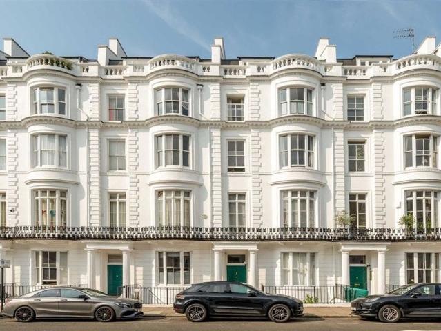 Apartment at Gloucester Terrace, City of Westminster