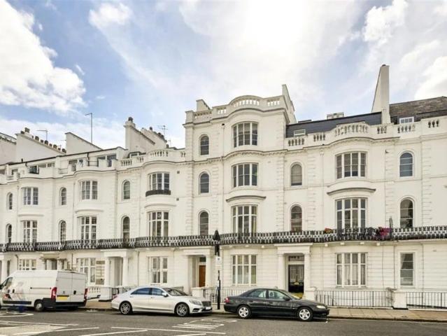 Apartment at Gloucester Terrace, City of Westminster