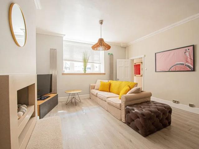 Apartment at Gloucester Terrace, City of Westminster