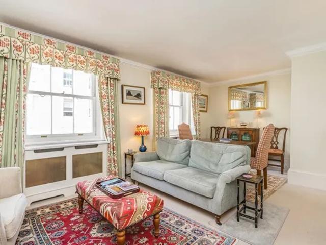 Apartment at Gloucester Street, City of Westminster