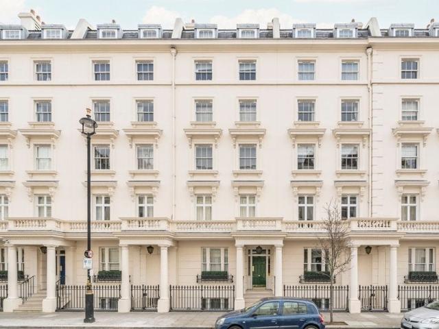Apartment at Gloucester Street, City of Westminster