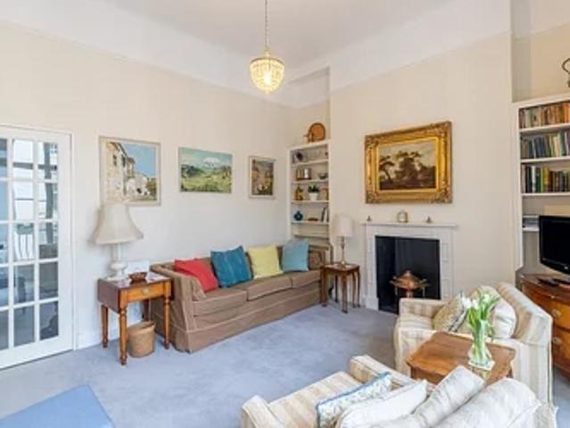 Apartment at Gloucester Street, City of Westminster