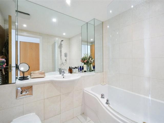 Apartment at Graham Street, Greater London