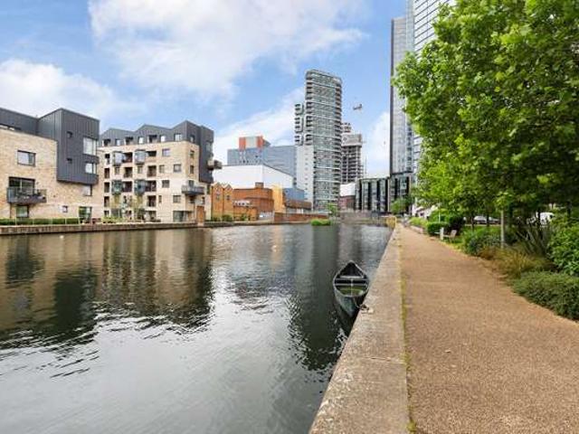 Apartment at Graham Street, Greater London