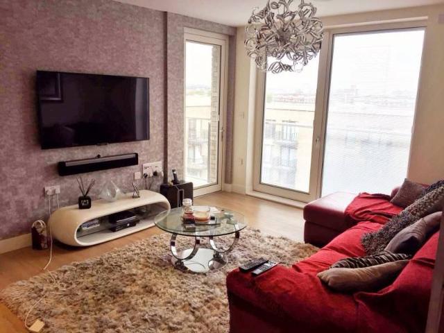 Apartment at Grand Canal Avenue, Greater London