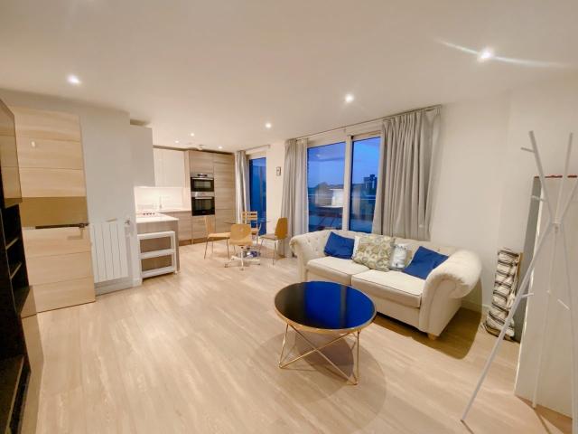 Apartment at Grand Canal Avenue, Greater London
