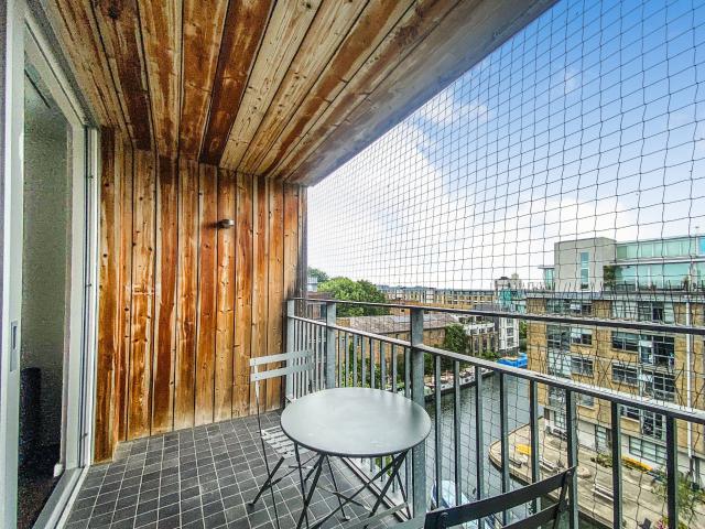 Apartment at Grand Junction Wharf, Greater London
