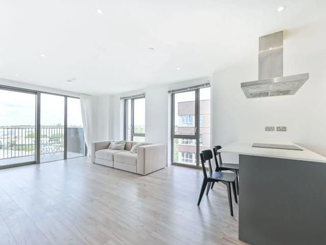 Apartment at Grand Union Canal Paddington Arm towpath, Greater London