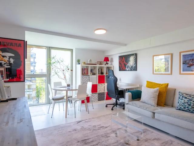 Apartment at Grand Union Canal towpath, City of Westminster