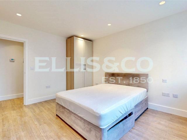 Apartment at Grand Union Walk, Greater London