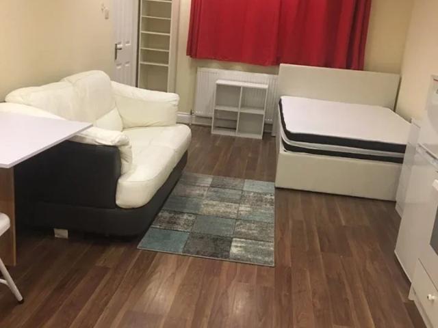 Apartment at Grange Crescent, Epping Forest