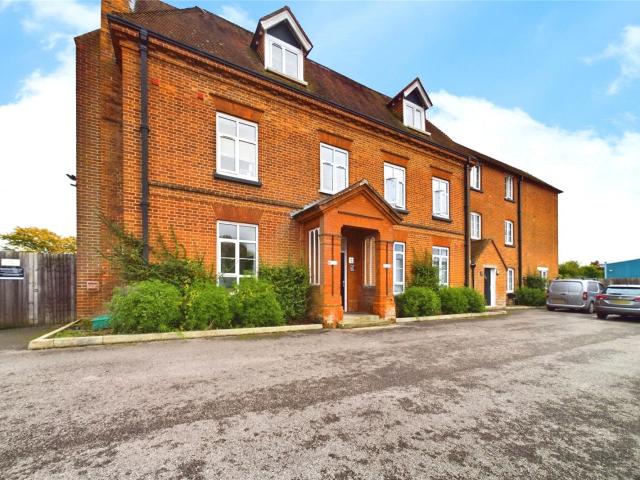 Apartment at Grange Lane, Aldermaston Wharf