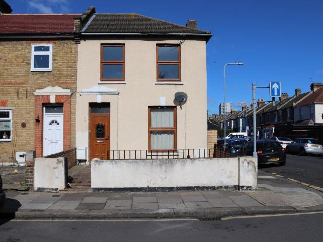 Apartment at Grange Road, Greater London