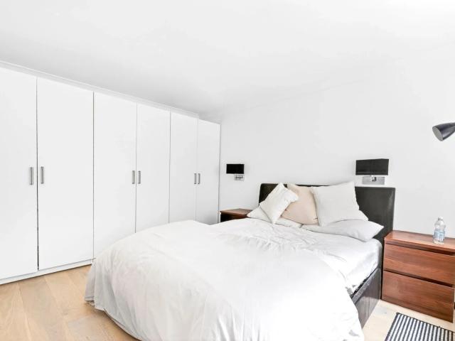 Apartment at Grange Yard, Greater London