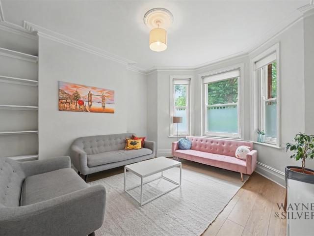 Apartment at Grantully Road, City of Westminster