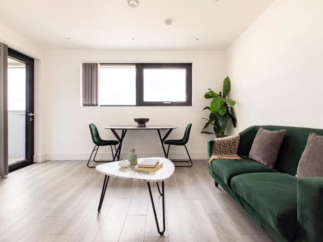 Apartment at Grant Way, Greater London