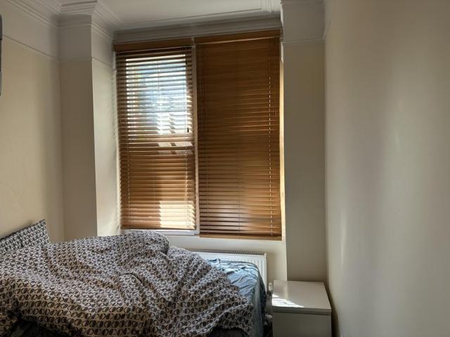 Room at Granville Gardens, Greater London