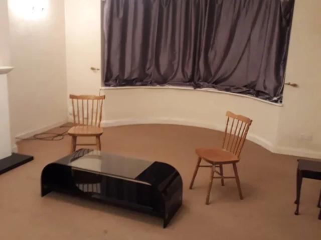 Room at Grasmere Gardens, Greater London
