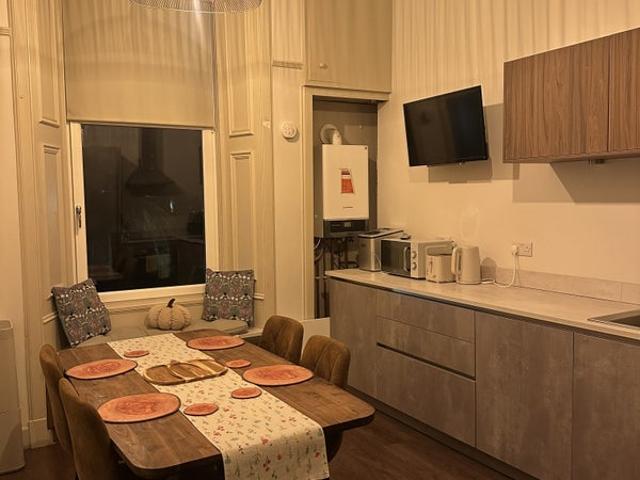 Apartment at Gray Street, Glasgow