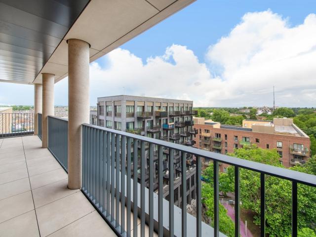 Apartment at Grayshott Road, Greater London