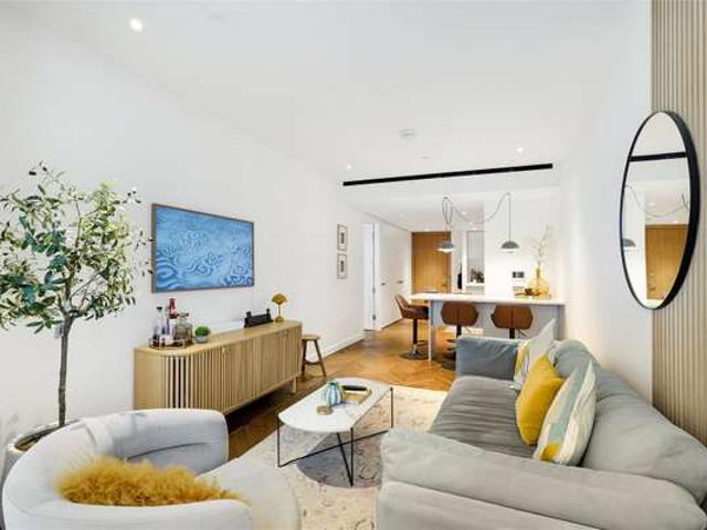Apartment at Grayshott Road, Greater London