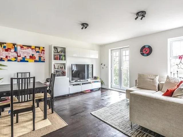 Apartment at Great Elms Road, Greater London