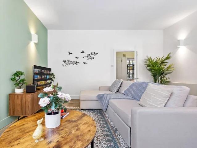 Apartment at Great Sutton Street, Greater London