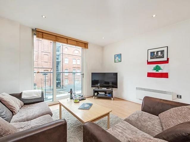 Apartment at Great Sutton Street, Greater London