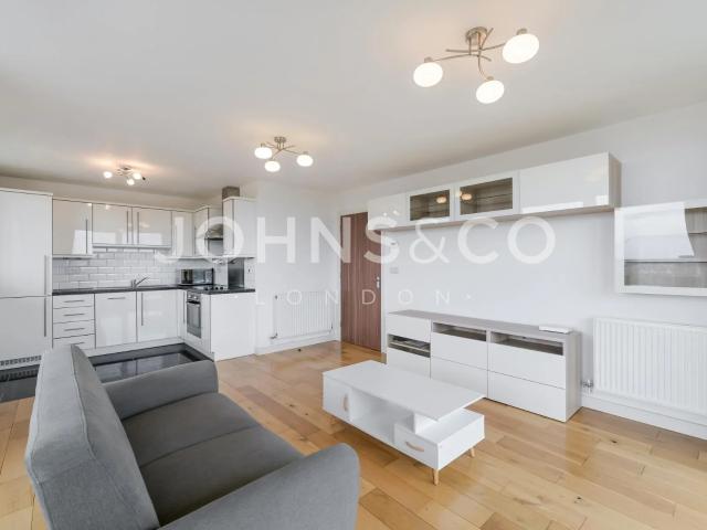 Apartment at Great West Road, Greater London