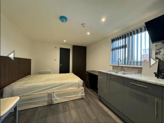 Apartment at Great West Road, Greater London