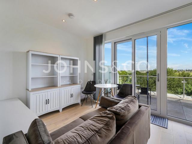Apartment at Great West Road, Greater London