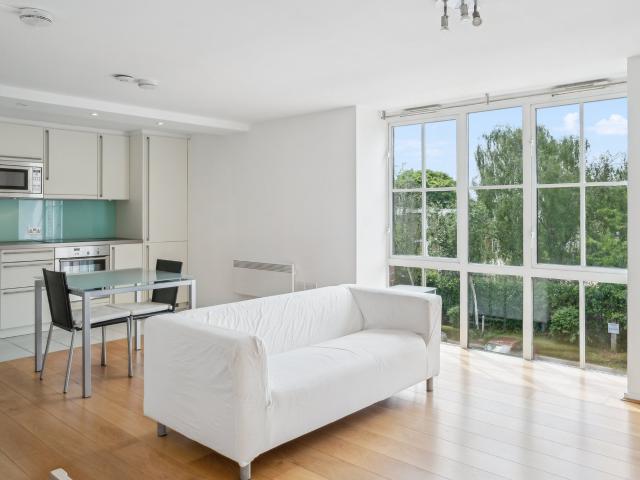 Apartment at Great West Road, Greater London