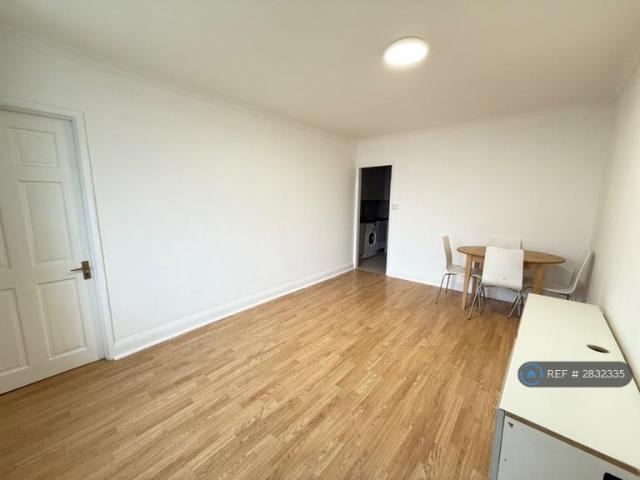 Apartment at Great West Road, Greater London