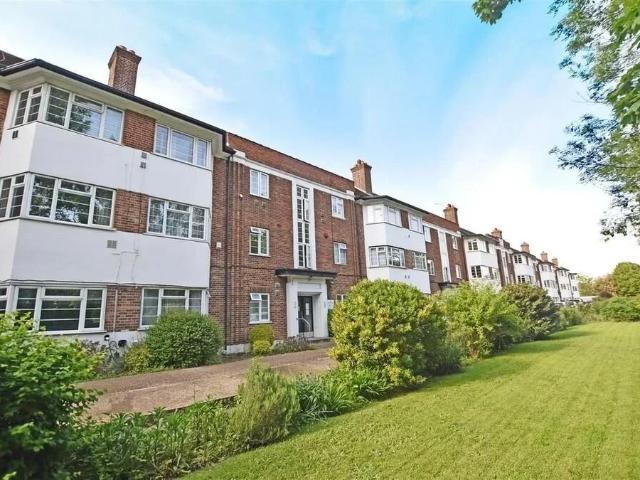 Apartment at Great West Road, Greater London